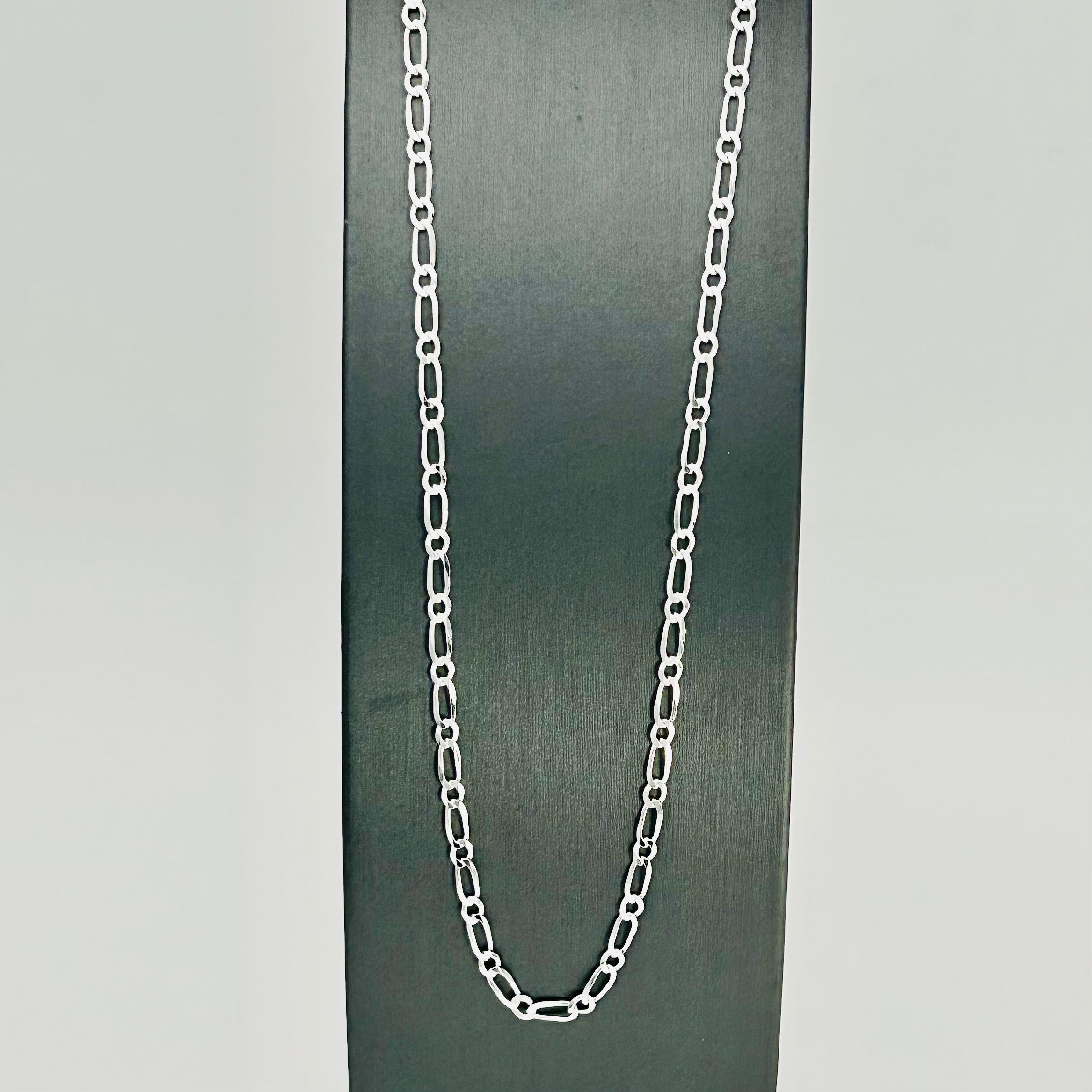 S727 Super Flat Figaro Chain 3.6mm. X 18" – Grekka